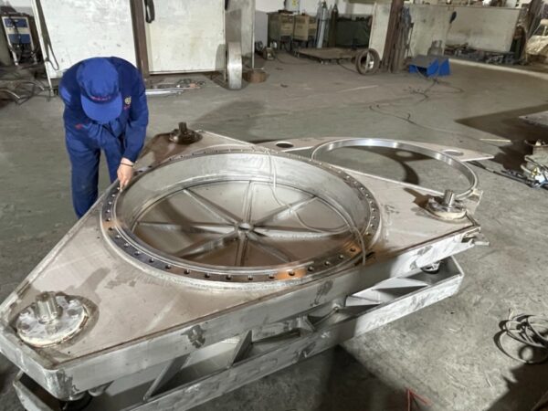 How Swing Type Quick Acting Line Blind Valves Withstand 220°C High ...